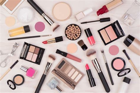 Beginner's Makeup Guide: Essential Techniques & Product Selection